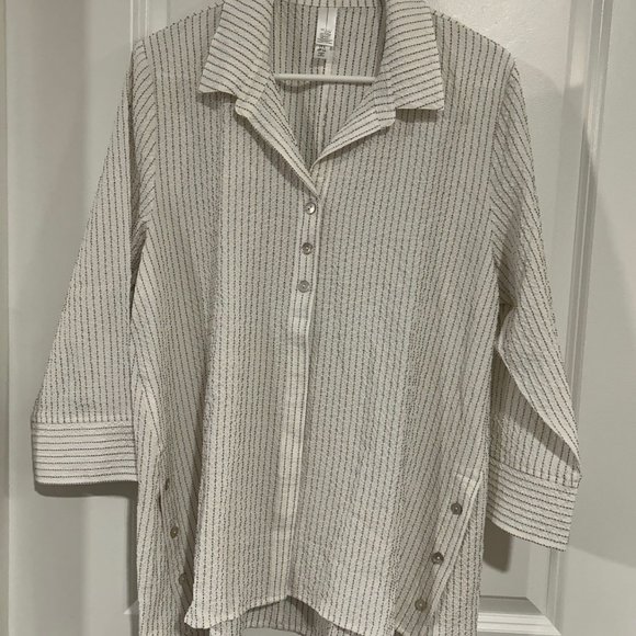 MarlaWynne | Tops | Marla Wynne Women Large Shirt | Poshmark